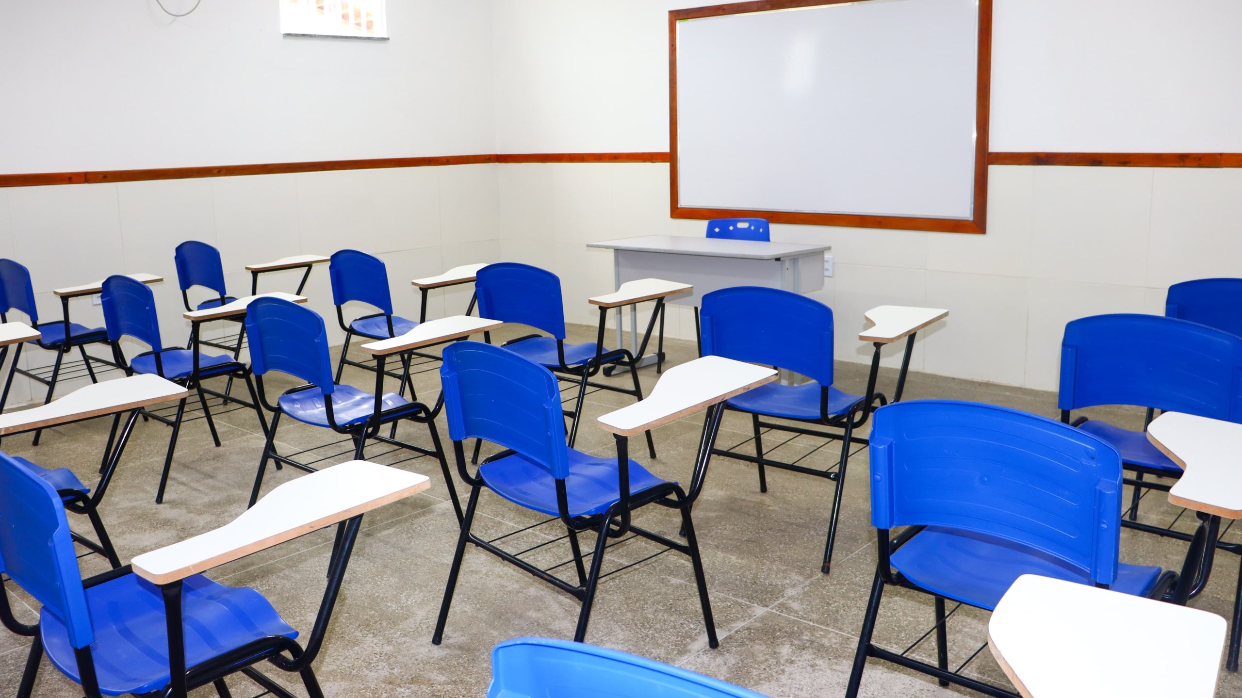 Escola Ronald Edington Fonseca foi reinaugurada nesta terça-feira, no ...